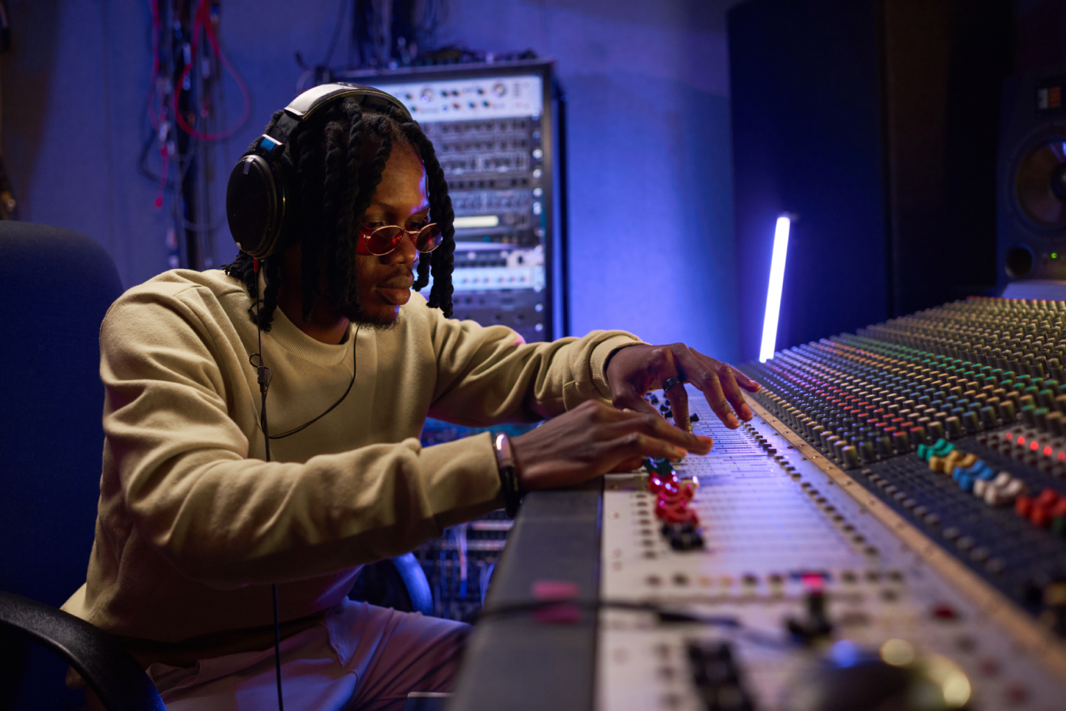 How to Make Music - Produce Music in 10 Steps - Novecore Blog